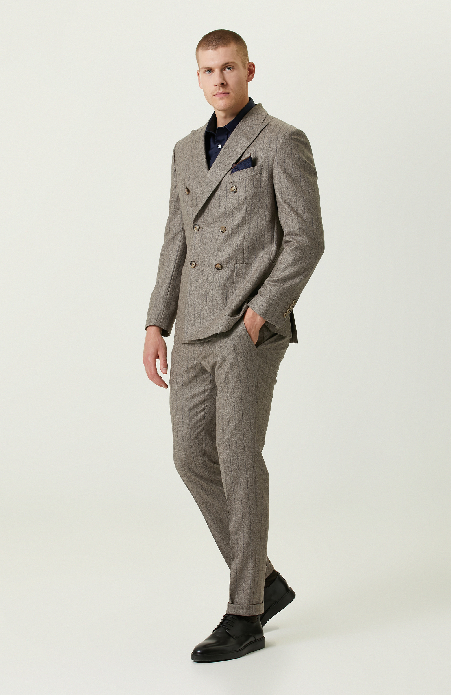 Limited Loro Piana Yünlü Bej Çizgili Takım Elbise