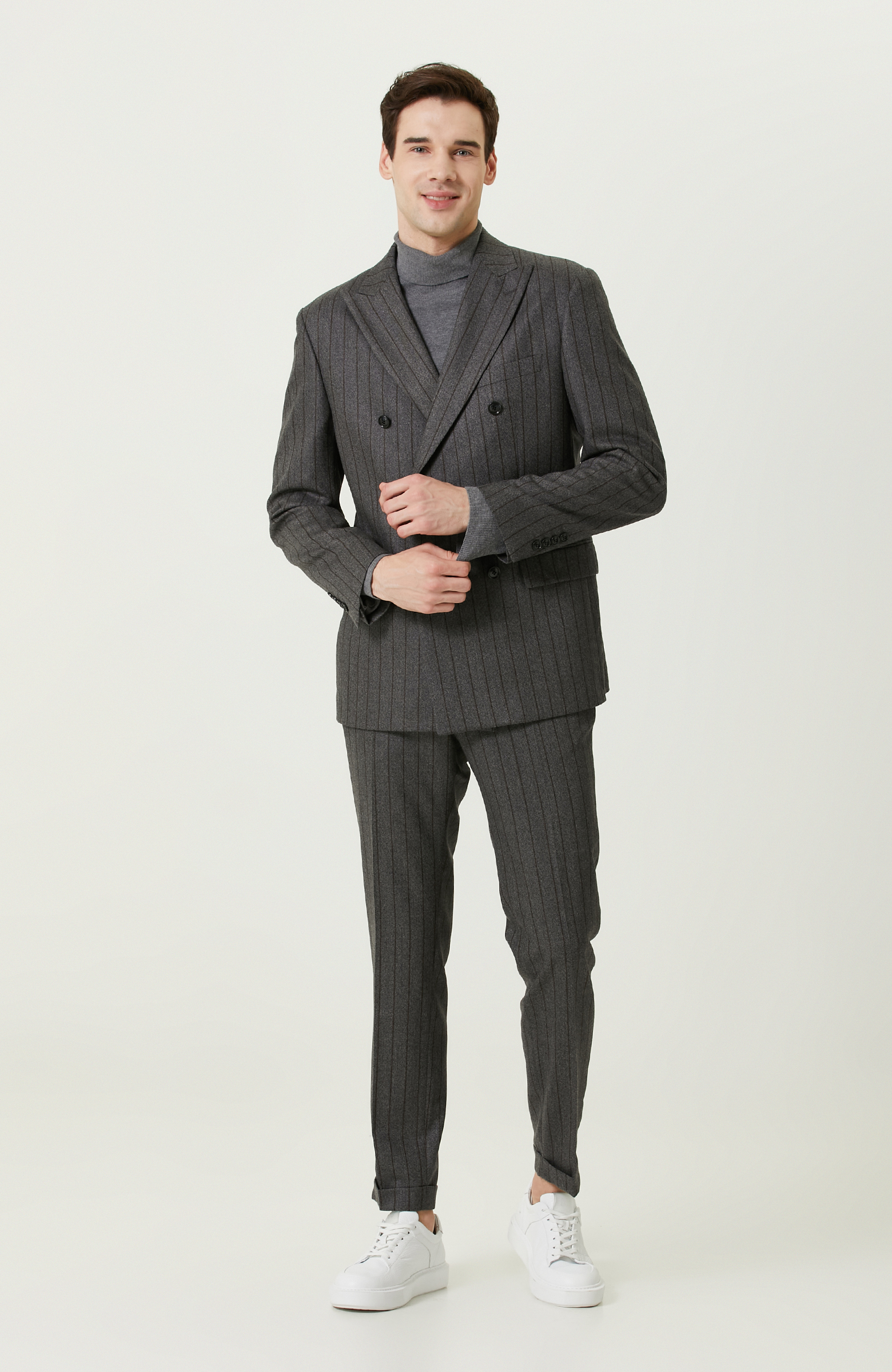 Limited Loro Piana Yünlü Koyu Gri Çizgili Takım Elbise
