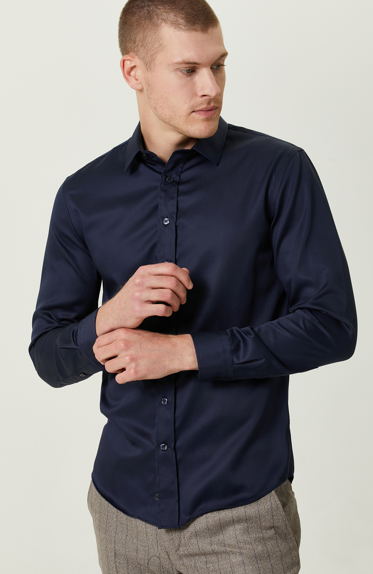 Pamuklu Lacivert Non-Iron Gömlek