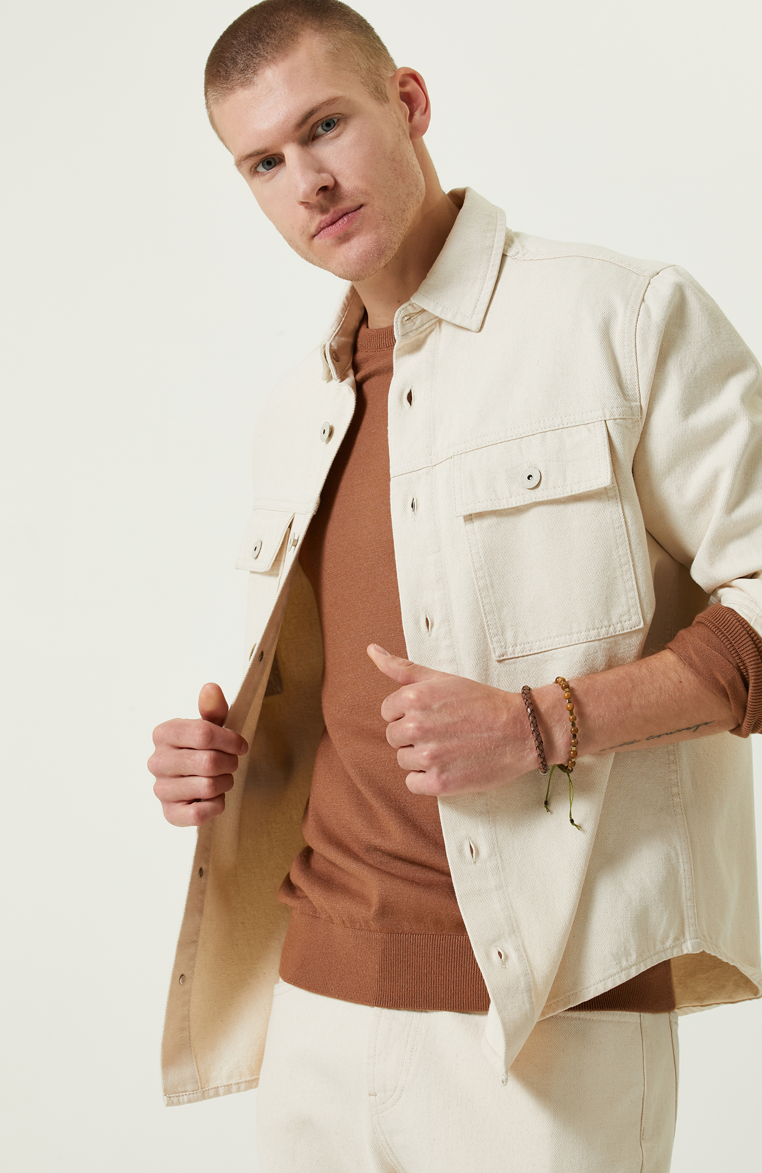 Naturel Diyagonal Cepli Denim Gömlek