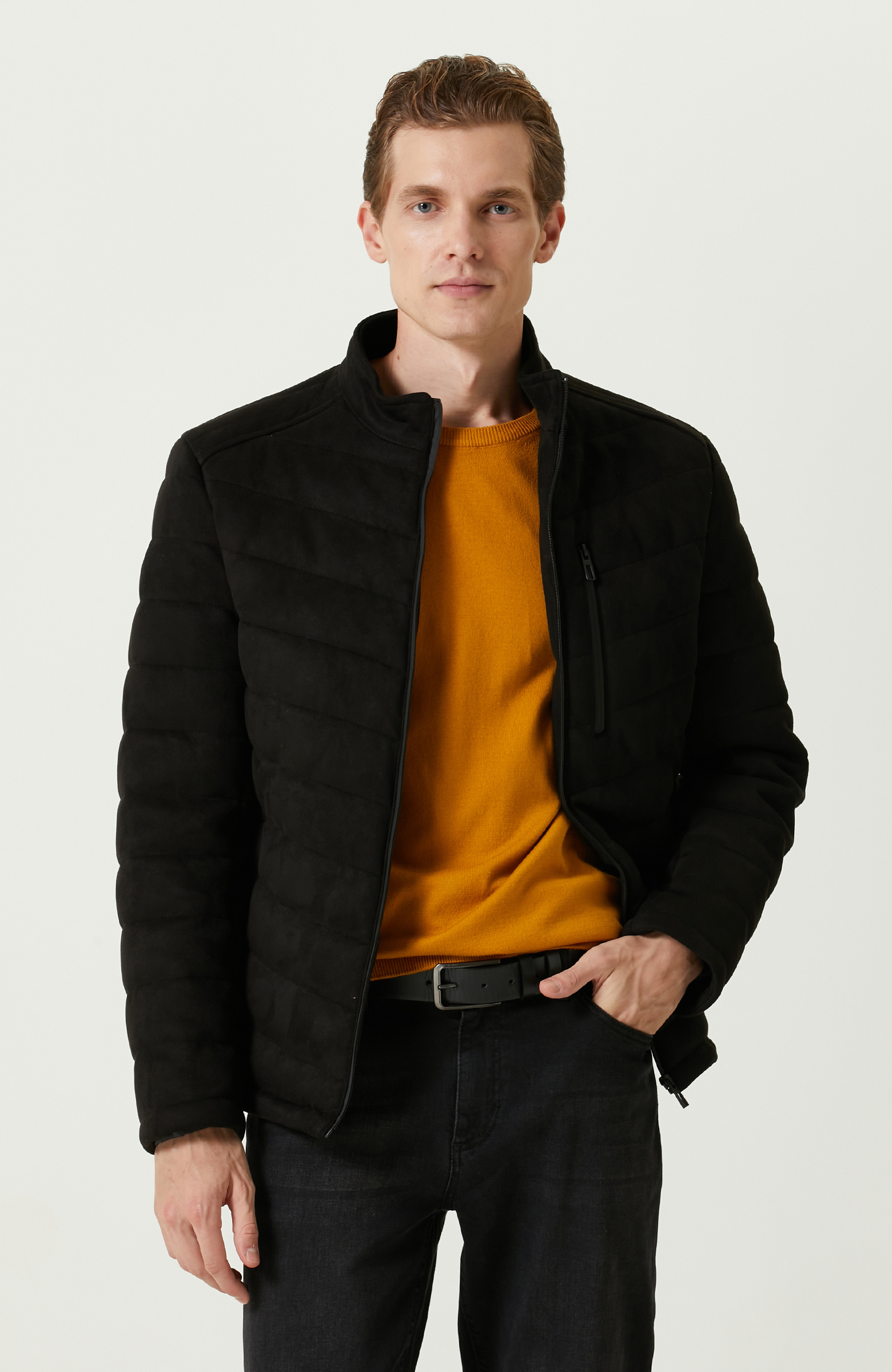 Siyah Kapitoneli Süet Mont