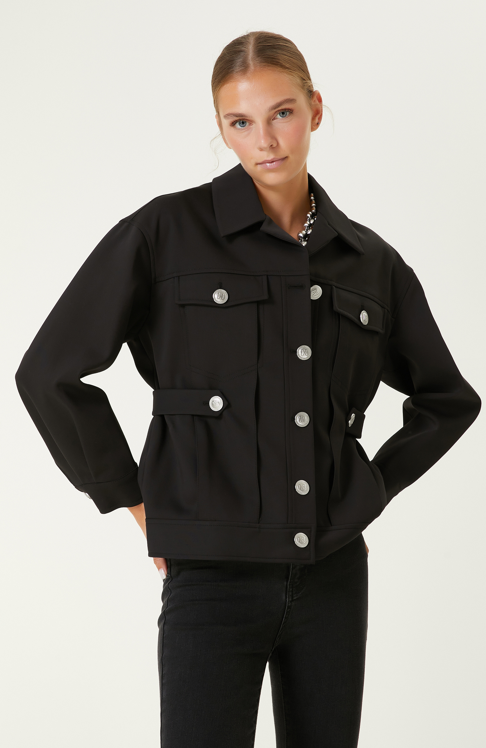 Siyah Belde Bant Detaylı Mont