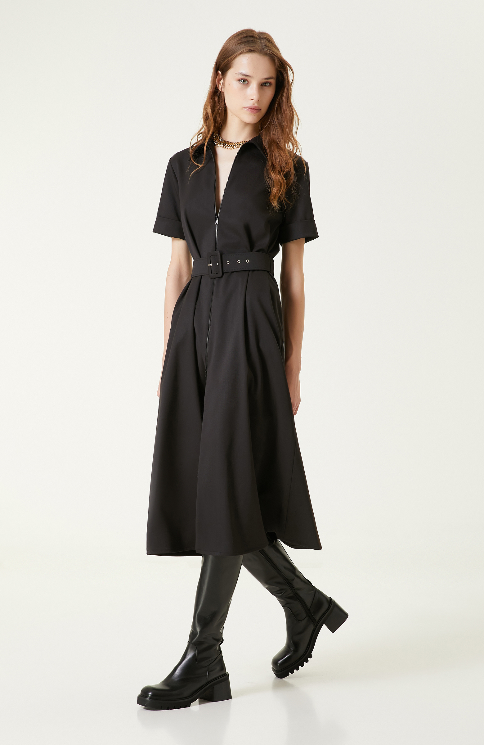 Siyah Önden Fermuarlı Uzun Elbise