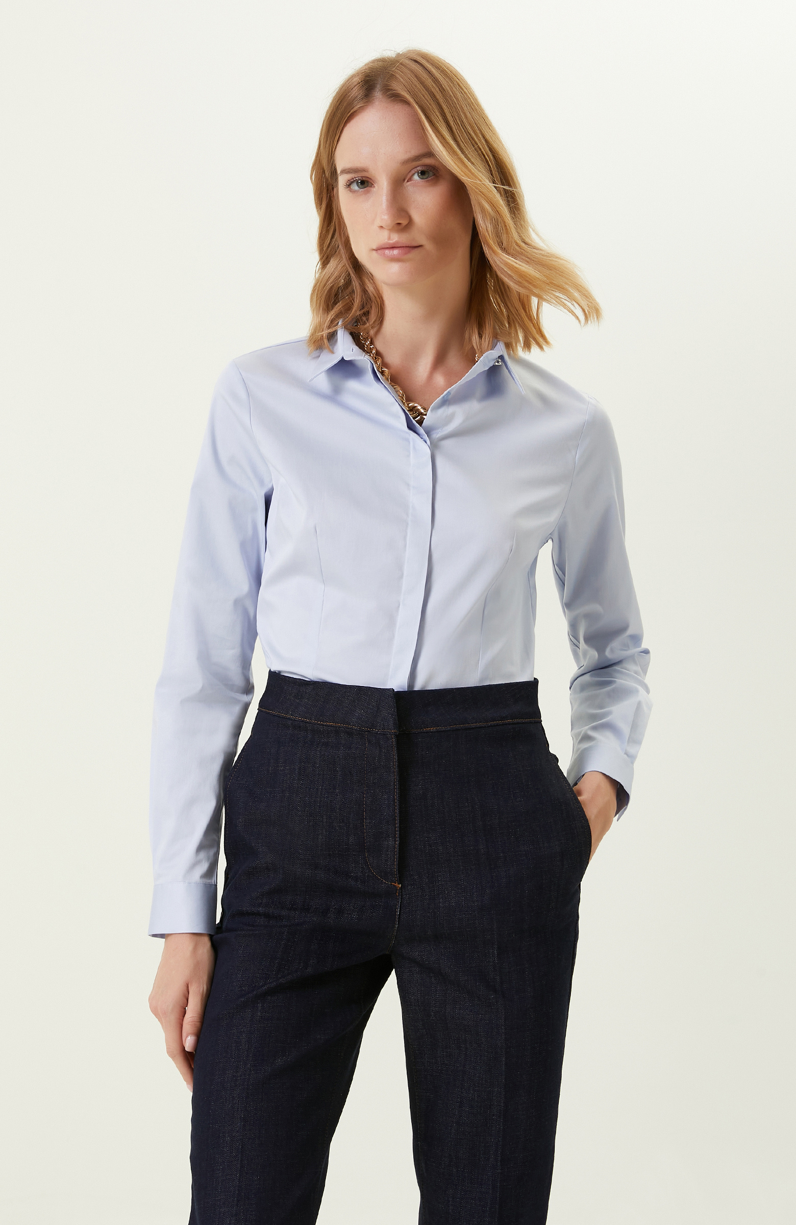 Açık Mavi Pamuklu Gizli Patlı Gömlek