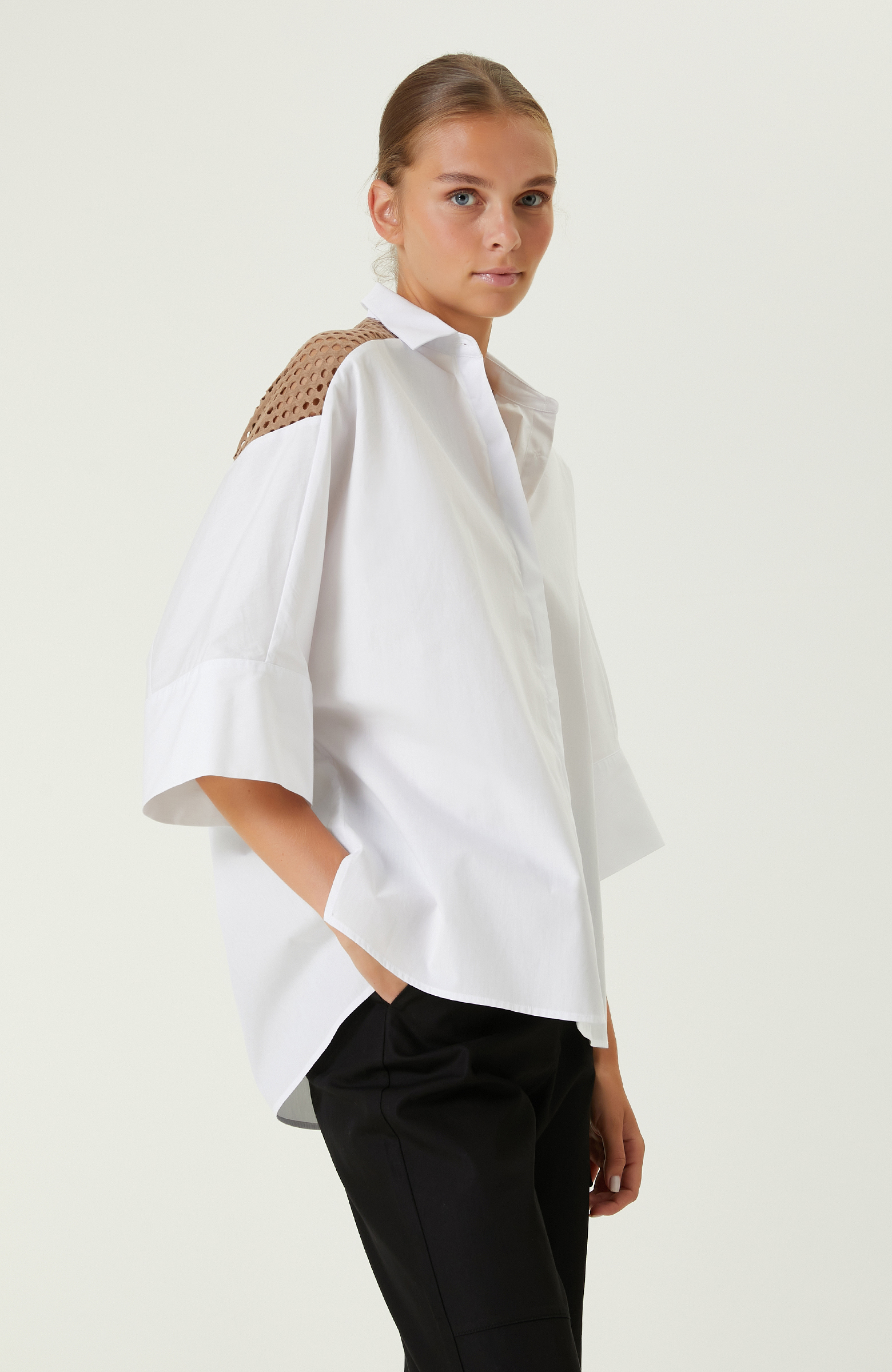 Beyaz Pamuklu Truvakar Kol Gömlek Beyaz Pamuklu Truvakar Kol Gömlek