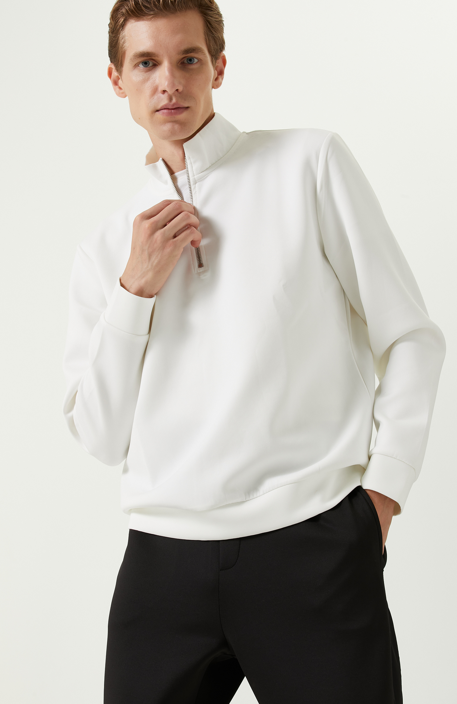 Ekru Fermuarlı Sweatshirt