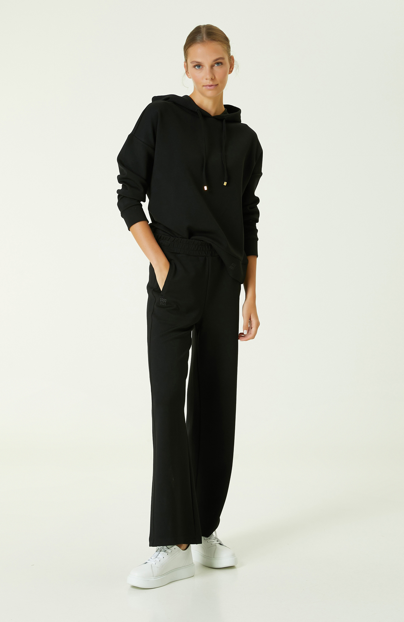 Siyah Geniş Paça Eşofman