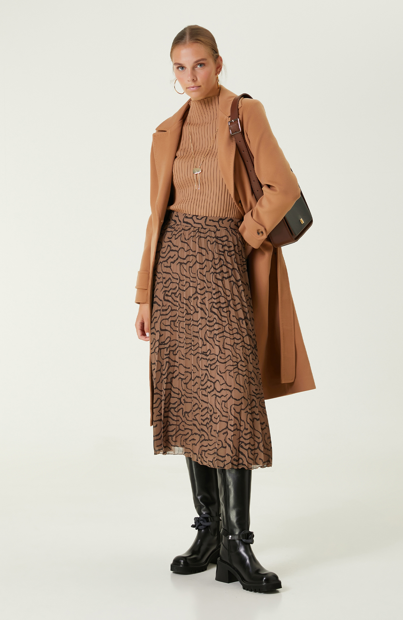 Camel Siyah Piliseli Etek