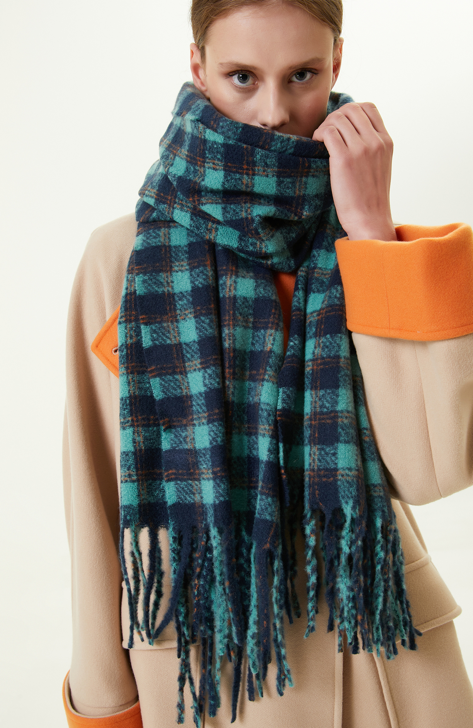 Yeşil Desenli Kadın Atkı